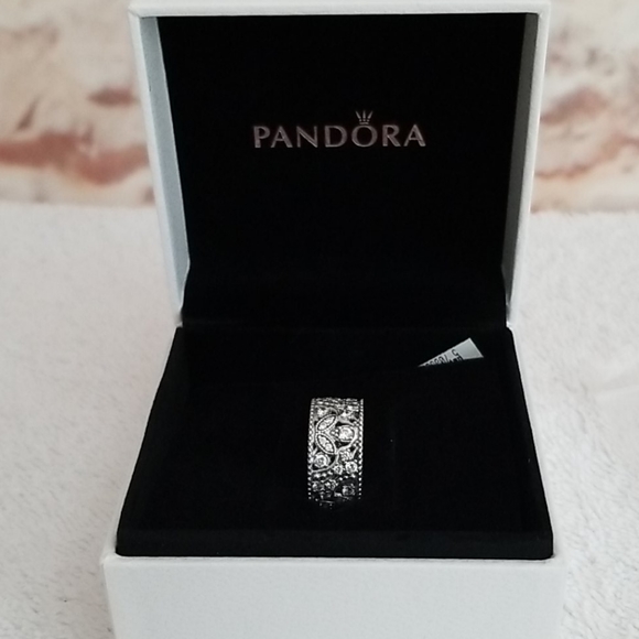 Pandora | Jewelry | New Pandora Sterling Silver Shimmering Leaves Ring ...